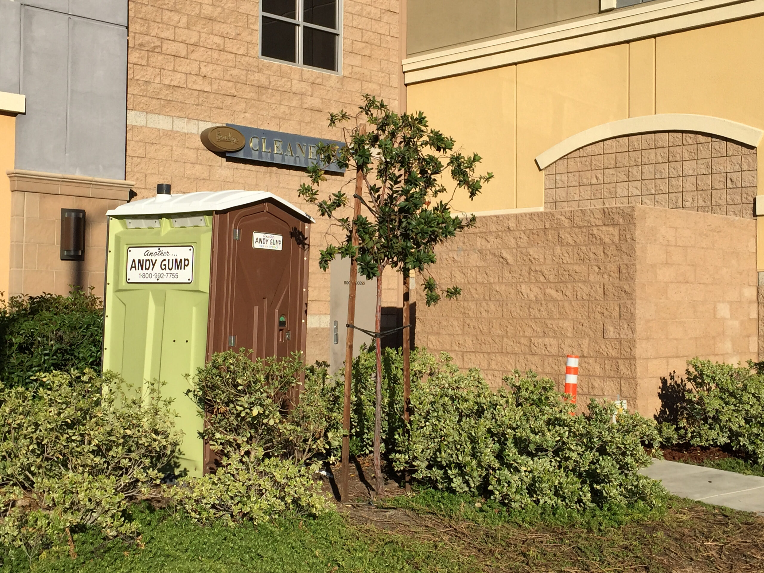 Andy_Gump_Portale_Restroom_Single_Construction05 - Andy Gump