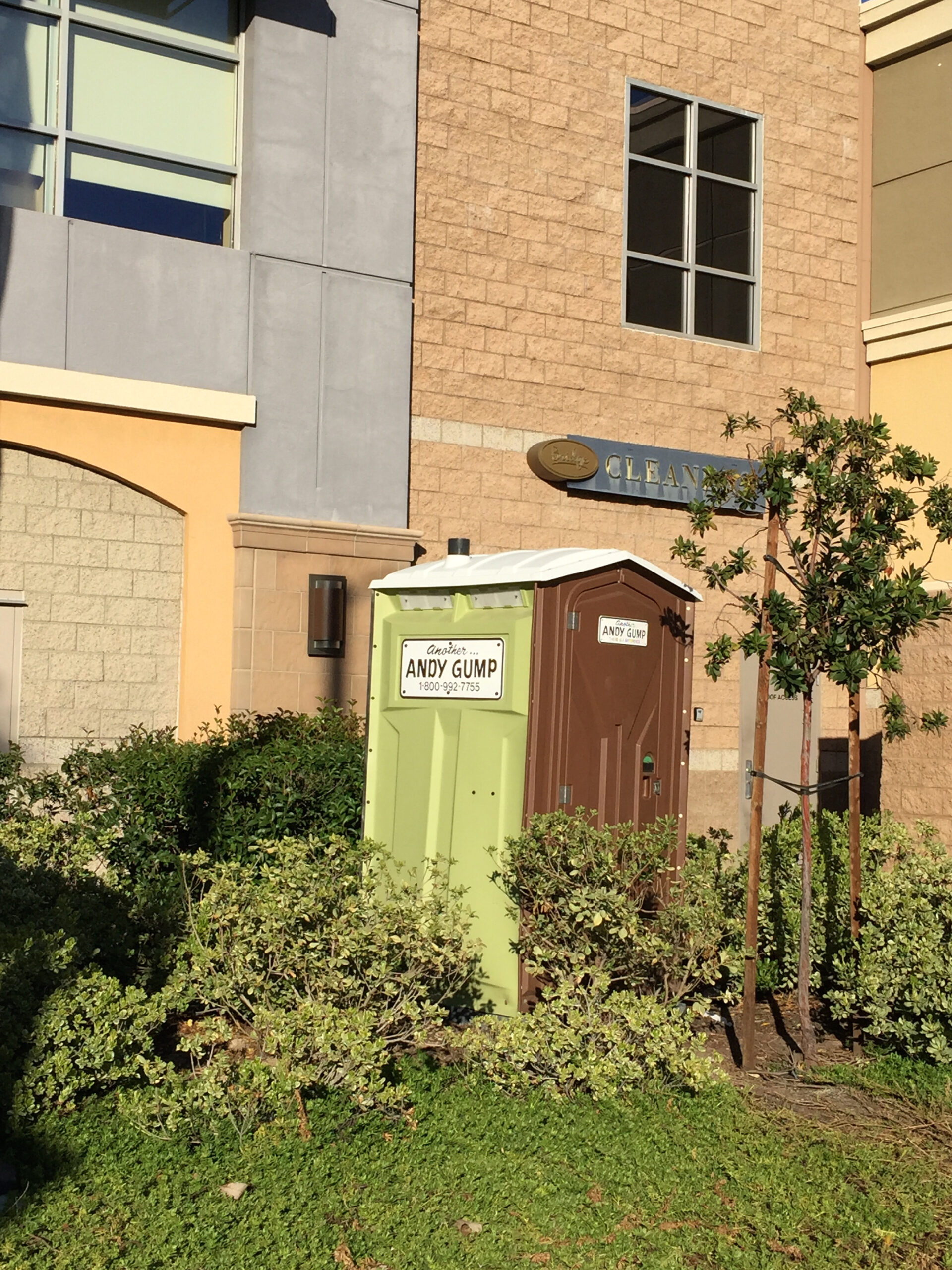 Andy_Gump_Portale_Restroom_Single_Construction06 - Andy Gump